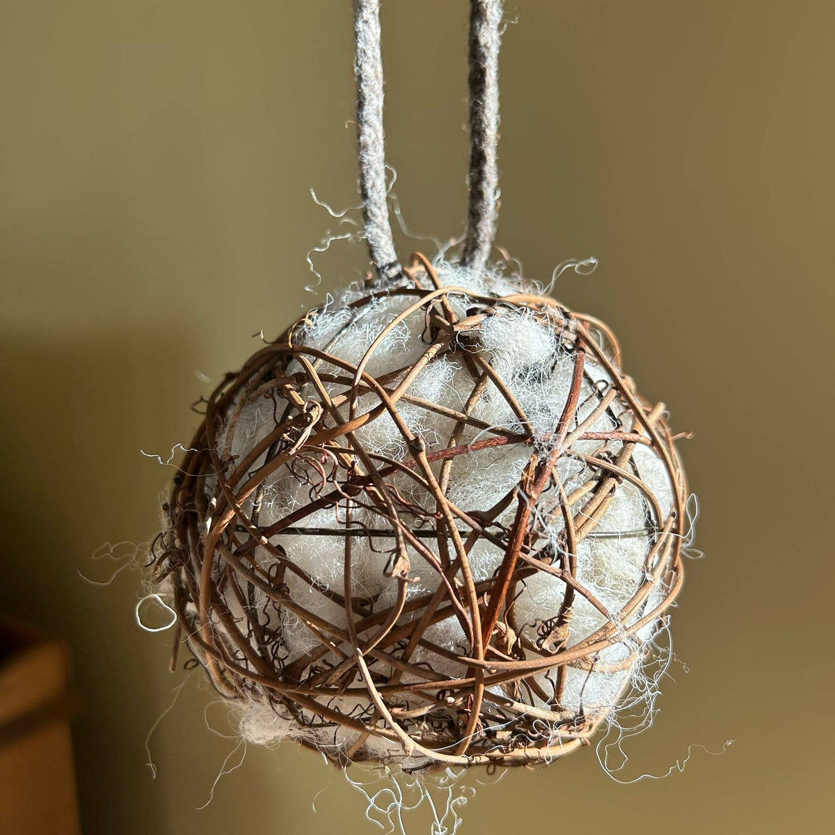Wool Balls for Nesting Birds: 10cm Wool Nesting Ball – Natural Grower