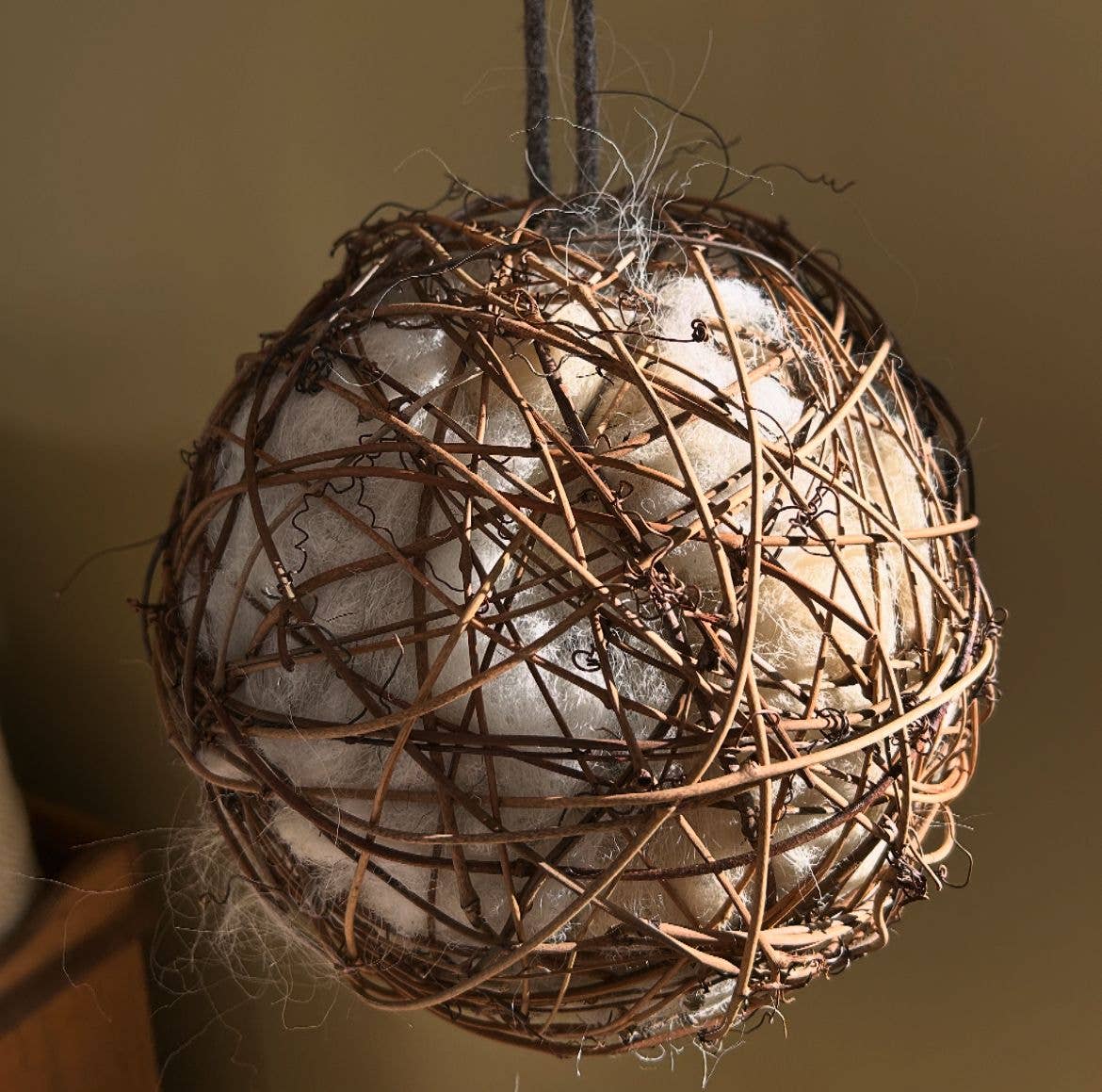 Wool Ball for Nesting Birds: 20cm Wool Nesting Ball – Natural Grower